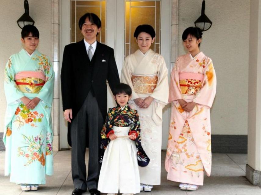 The four members of Prince Wenren's family have been together for a ...