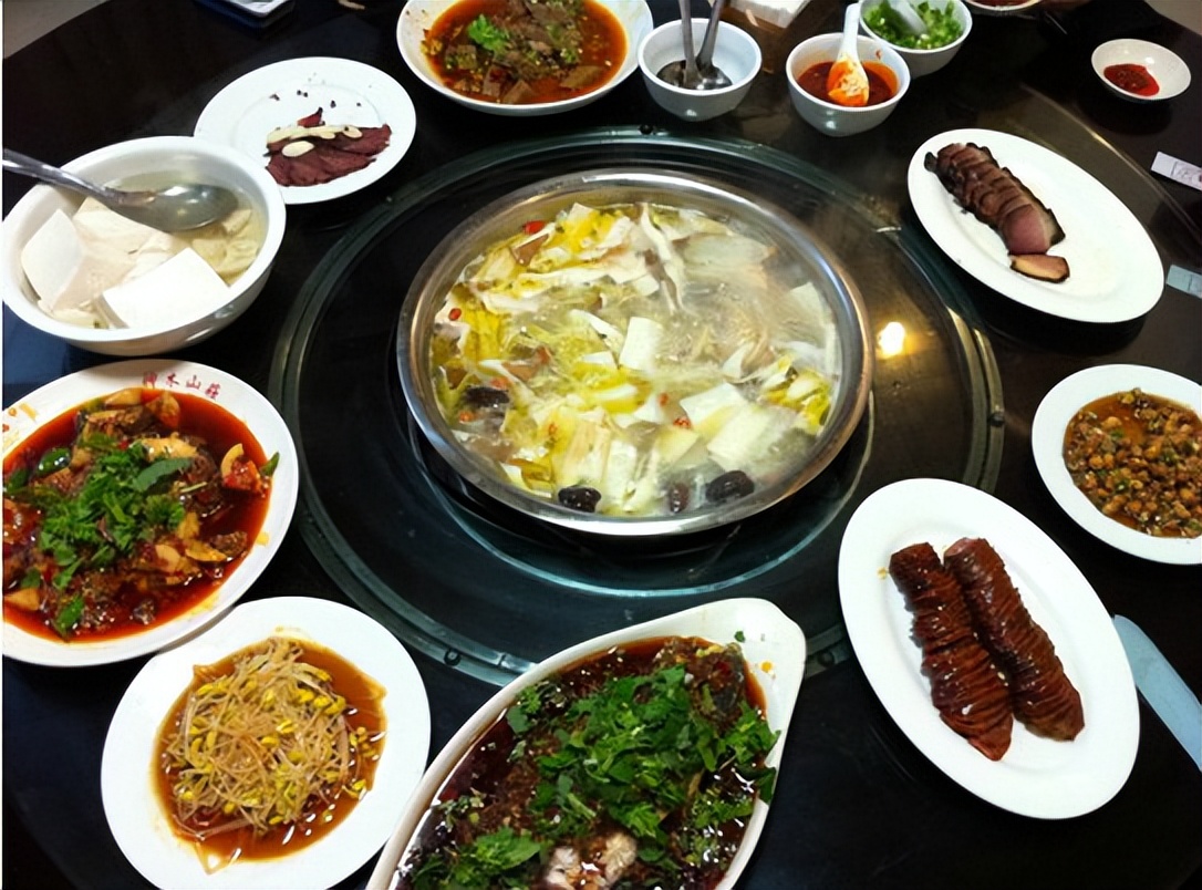 Inventory of 4 types of food with more parasites on the table, even if ...