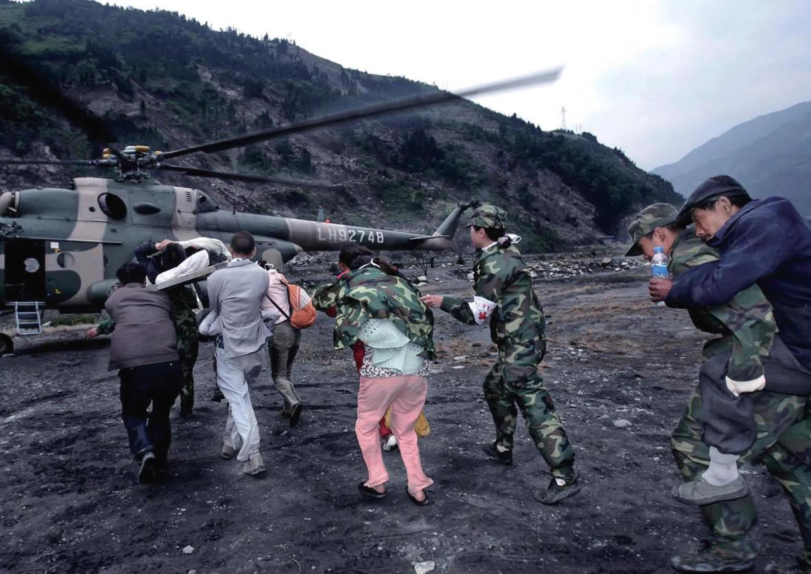 How big is the world's largest Mi-26 helicopter, and what is the ...