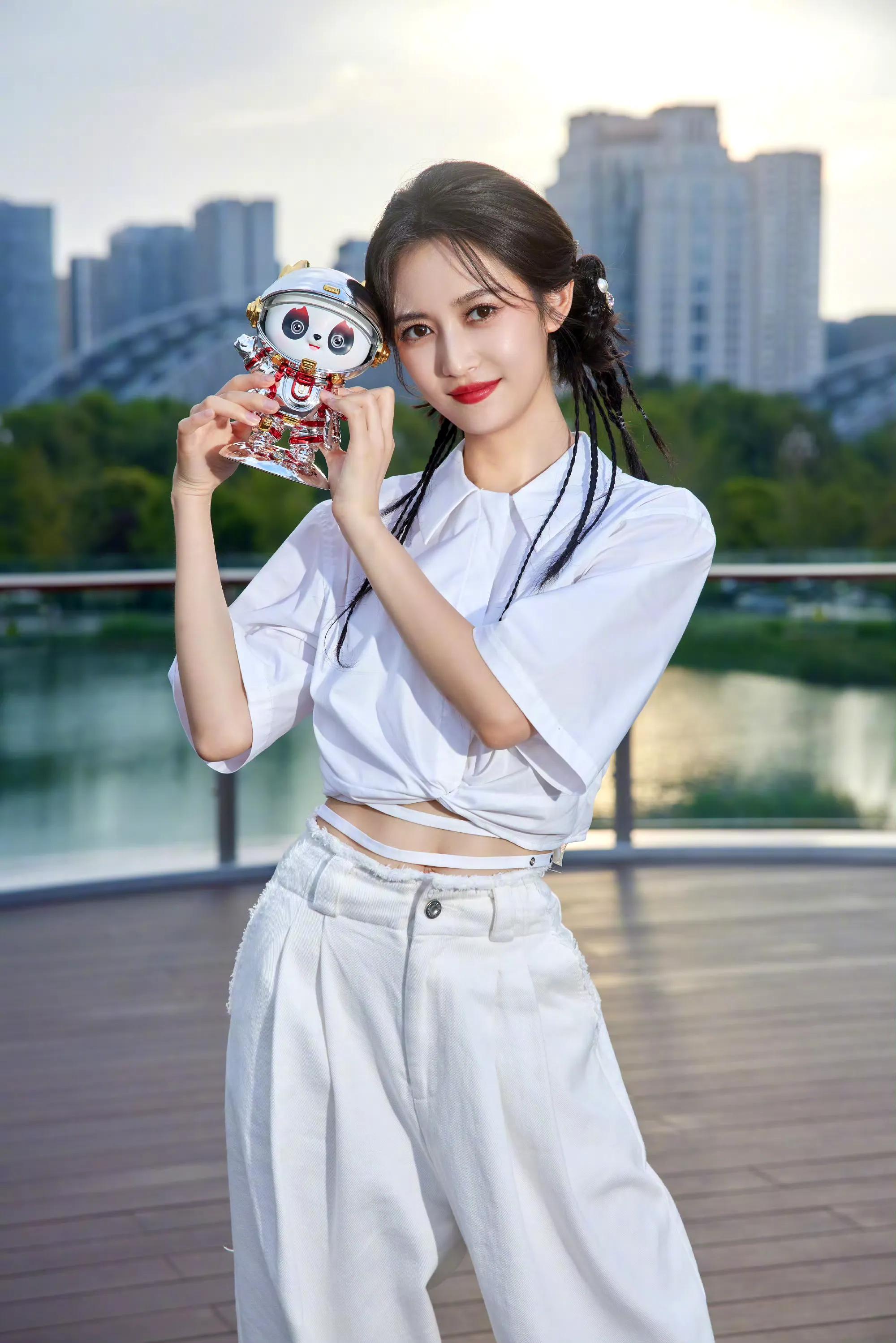 Chen Yuqi's beautiful picture - iMedia