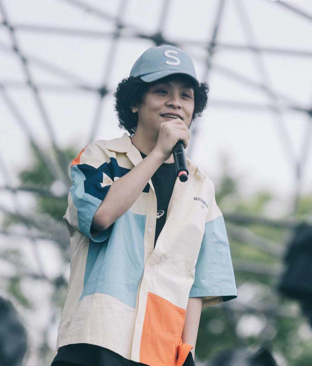 The 32-year-old rapper publicly admitted to soliciting prostitution! He ...