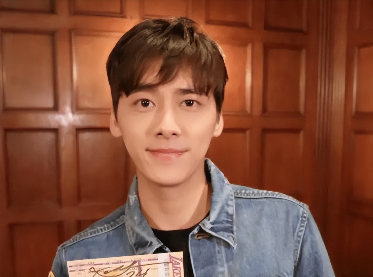 Another cool one, the first generation of 4 top streamers of Neiyu, now ...