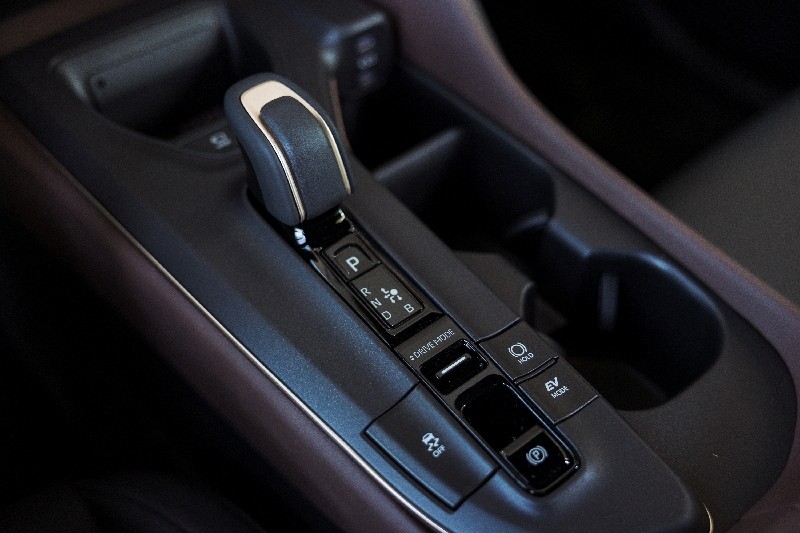 Crown SportCross leads the revival of fashion classics and ushers in an ...