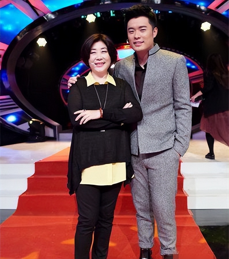 Lied to us for 28 years, it turns out that she is Chen He's biological ...