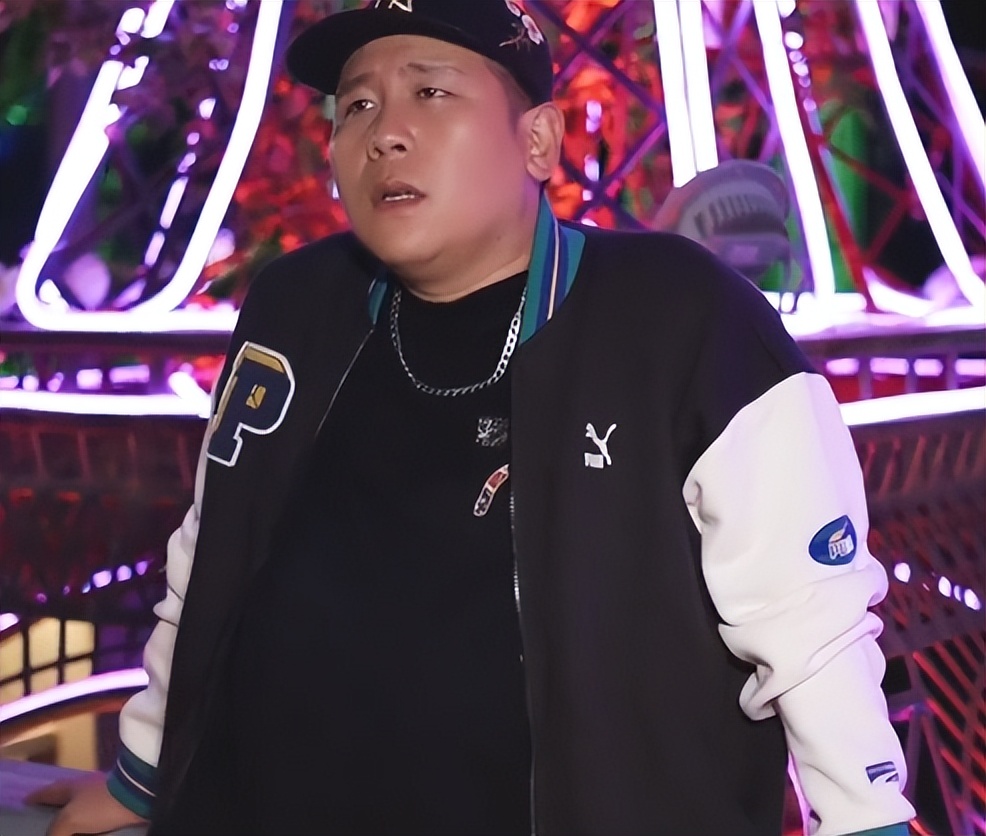 The youthful old boy responds to Hu Pang's solo flight: He likes ...