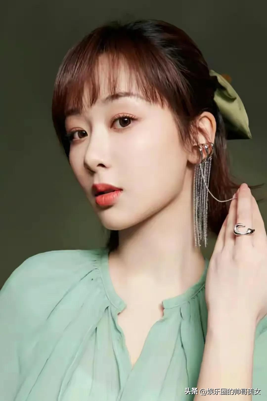 22 beautiful pictures of Yang Zi, each of which is a collection - iNEWS