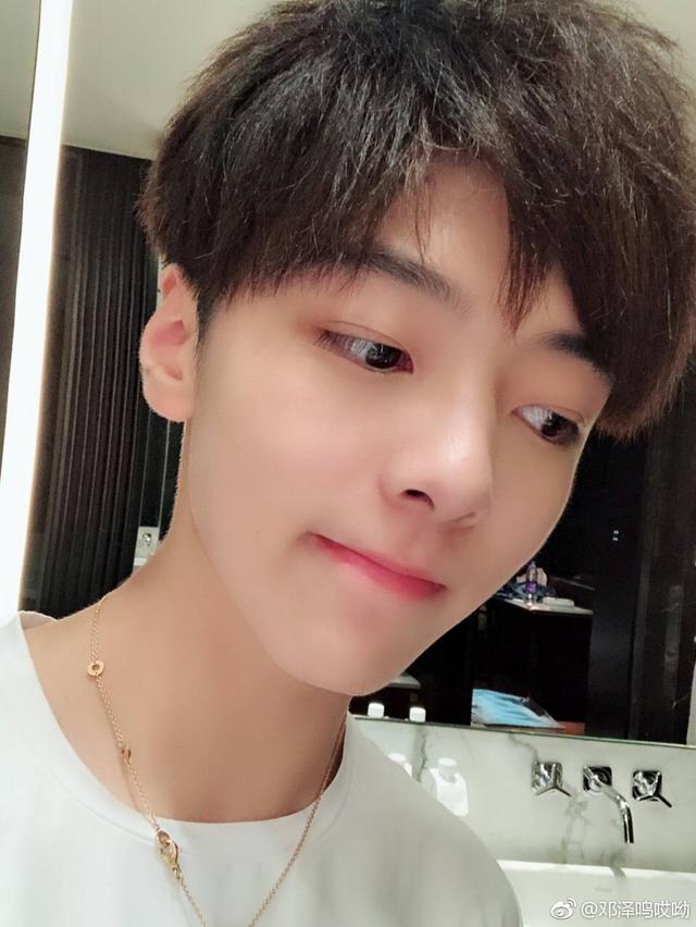 After Wang Leehom, Zhang Yixing and Deng Zeming also collapsed? - iNEWS