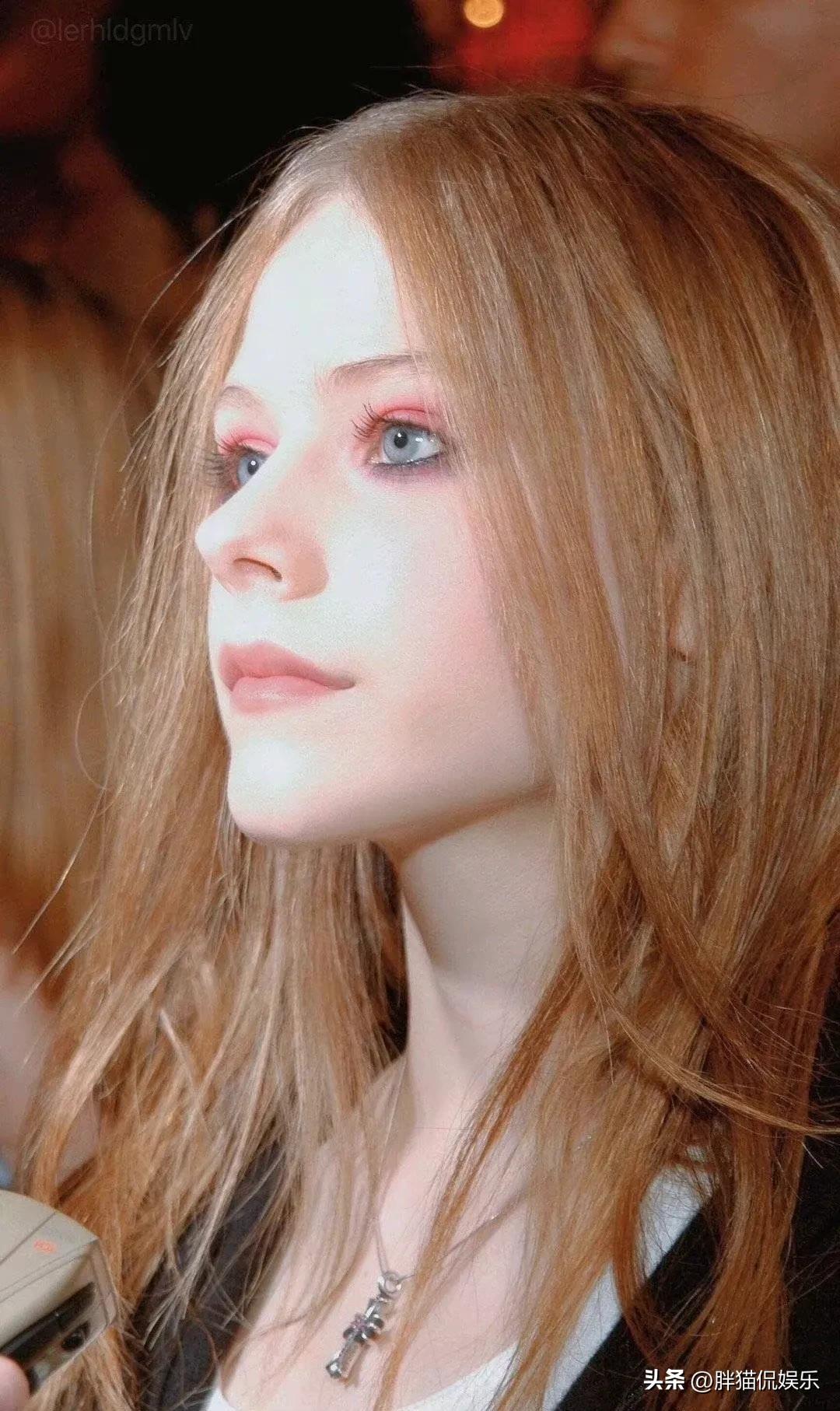 Avril, who just debuted, is really sweet and sweet, and is the ...