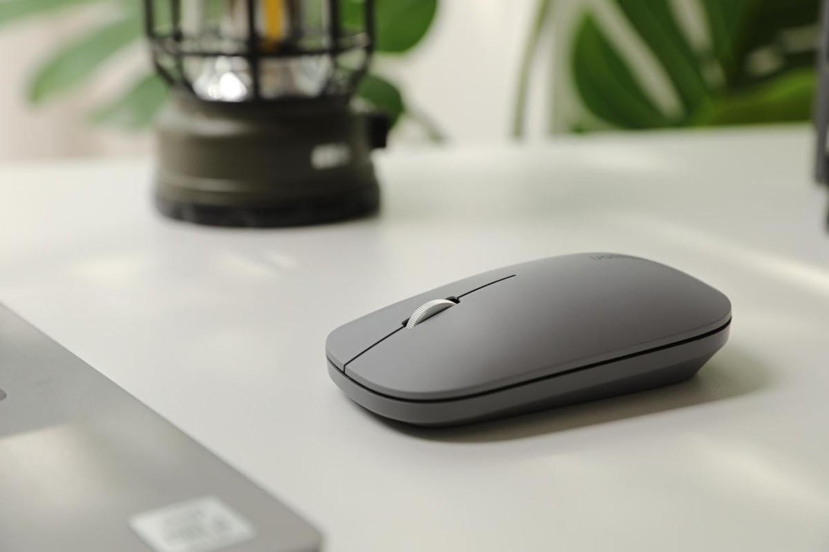An easy-to-use office mouse: Lvlian MU001 Portable Bluetooth Mouse ...