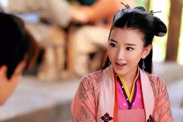 The same daughter, why is Huang Rong partial to Guo Fu?The answer is ...