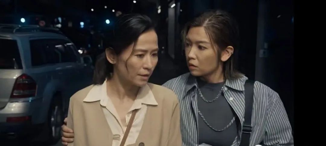 The former TVB Huadan came back to film dramas. She is more of a goddess at the age of 52. She ...