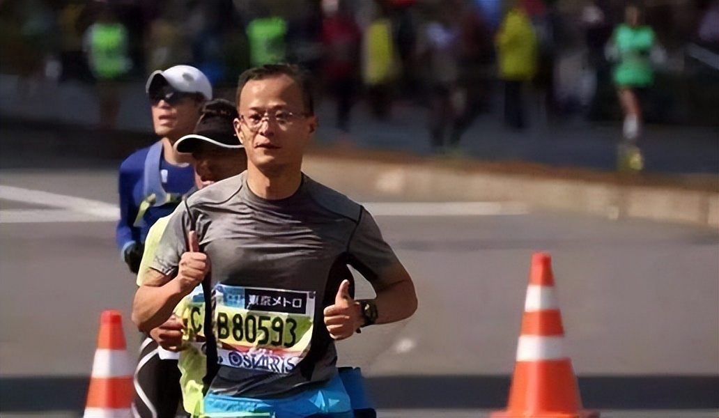 A 43-year-old man who insisted on running 5 kilometers every night for ...