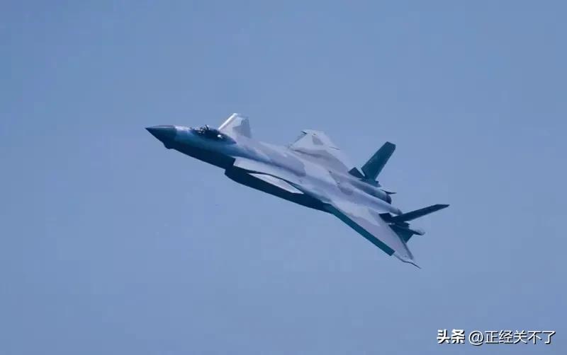 The People's Liberation Army "J-20" replaced with a new engine, which ...