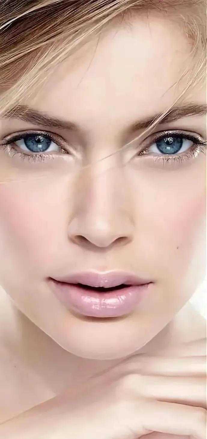 Dutch top model Doutzen Kroes - iMedia