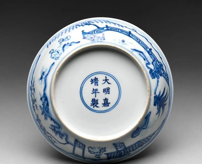 Three Friends of Sui Han on Porcelain - iNEWS