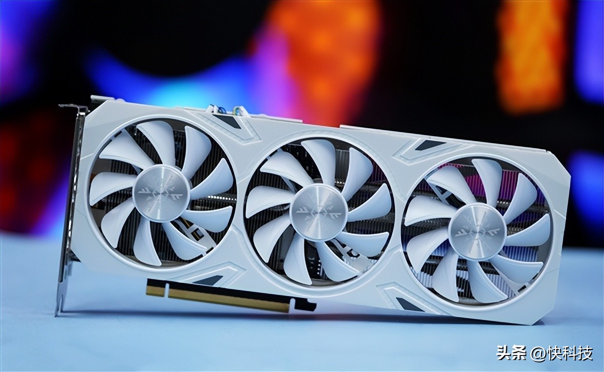The pure white shell is elegant and fresh! Gainward RTX 4060 Ti ...