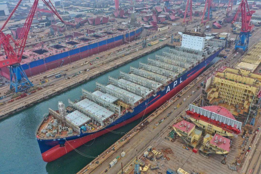 The first ship was successfully undocked on the west coast - iNEWS