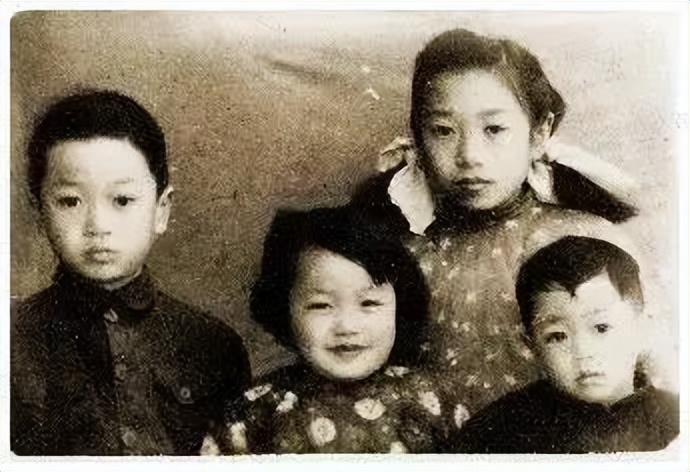 Jiang Xun: Seeing the Prosperity and Disillusionment of Fireworks in ...