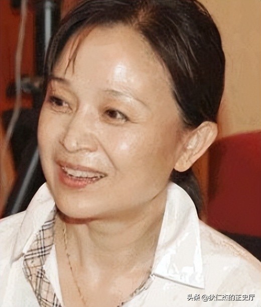 "Professional mother" Liu Lili: Divorced and married a wealthy ...