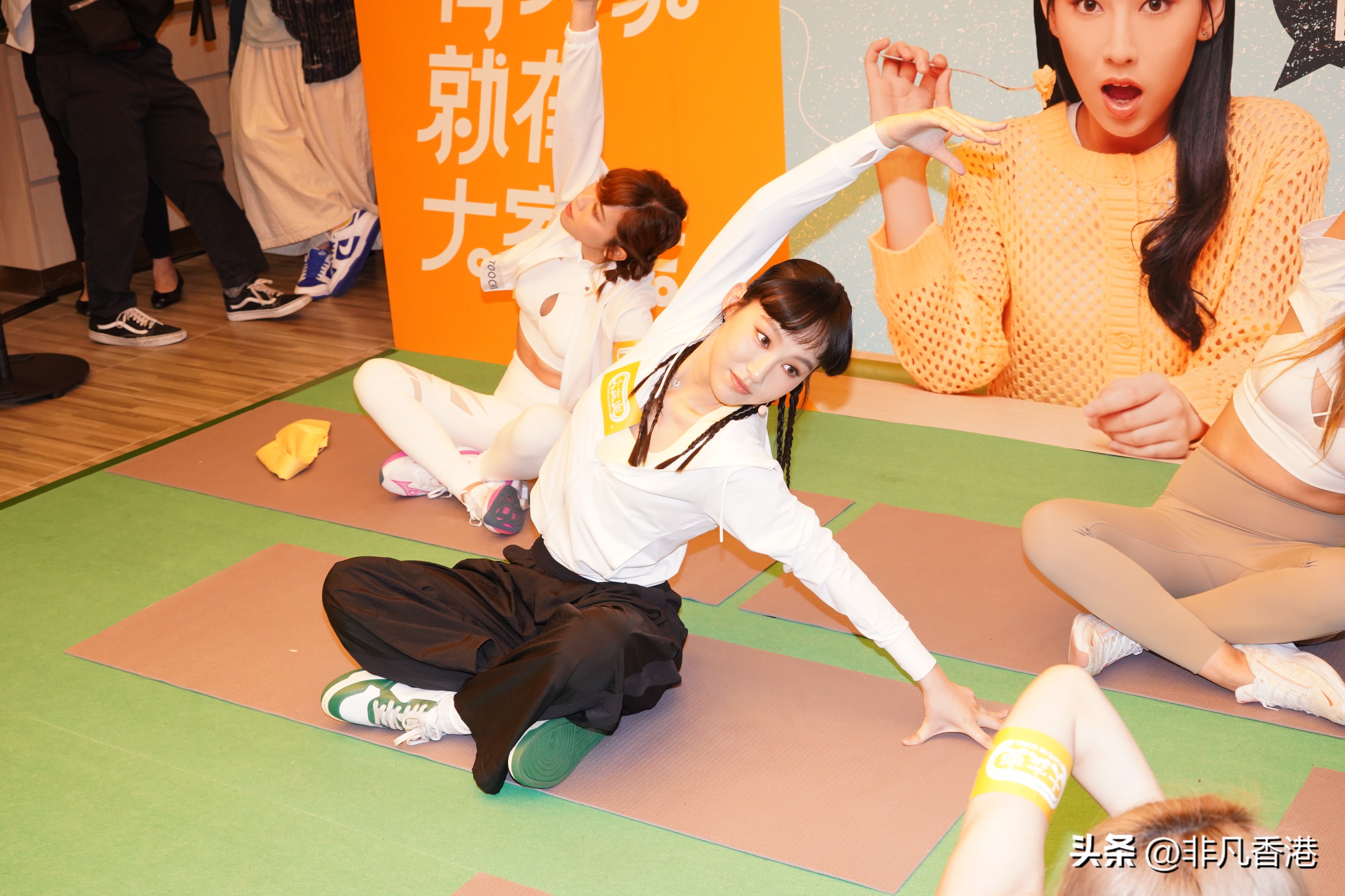 On May 29, singer Yan Mingxi and Miss Hong Kong champion Chen Kailin attended a cooking event ...