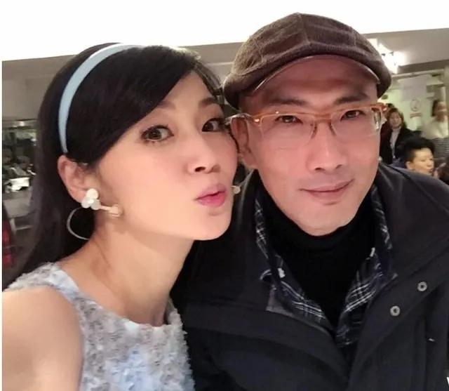 "Thousands of charms", "all kinds of styles", "Hong Kong's most ...