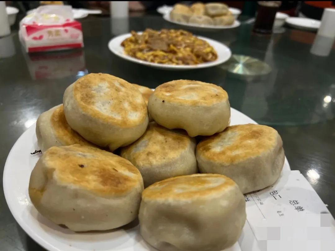 Beijing's most signature snack - mending meat pie - iMedia