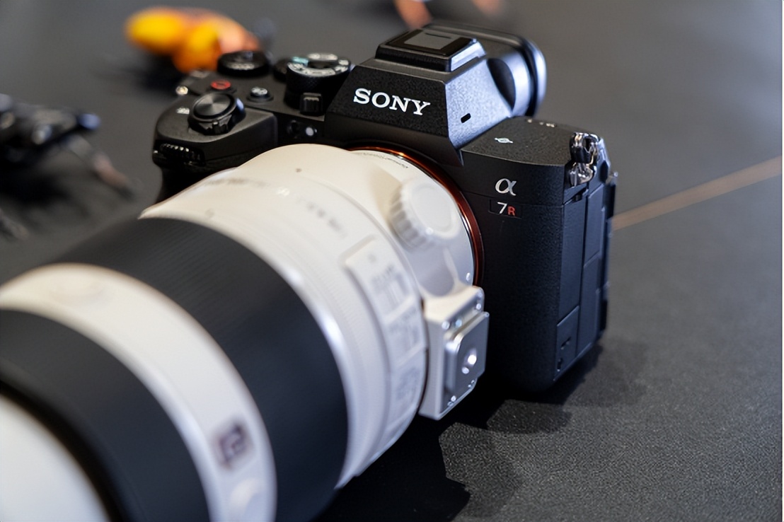 A7R5 makes up for the shortcomings of the previous generation, but Sony is still holding the ...