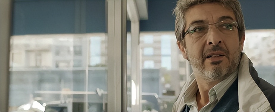 The theme definition, exploration of human nature, and interweaving and ...