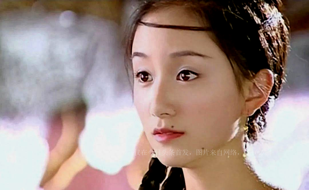 There are only 6 actresses who look good even with moles on their faces ...