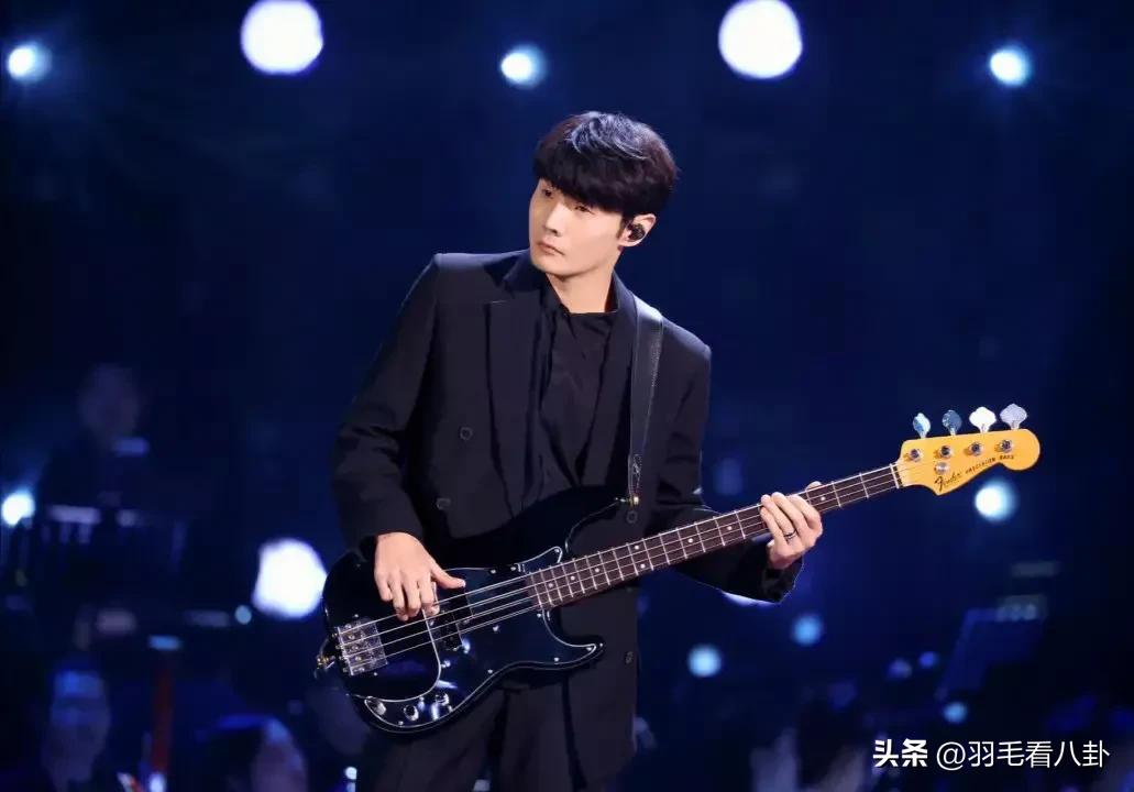 Zhang Jie's concert was so exciting, Li Ronghao's concert looked very ...