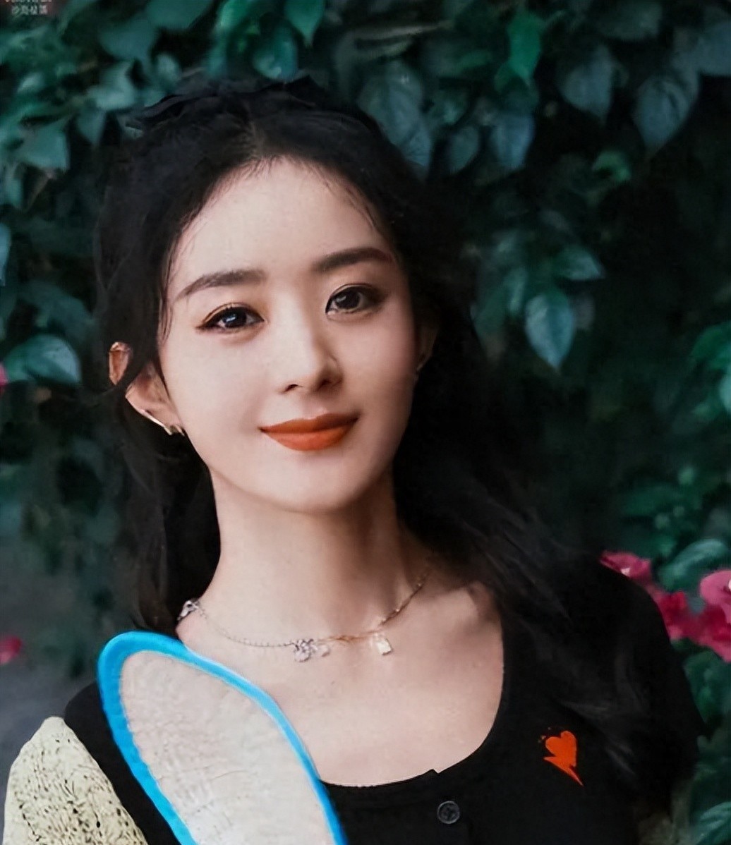 The 35-year-old Zhao Liying is as beautiful and talented as she was ...