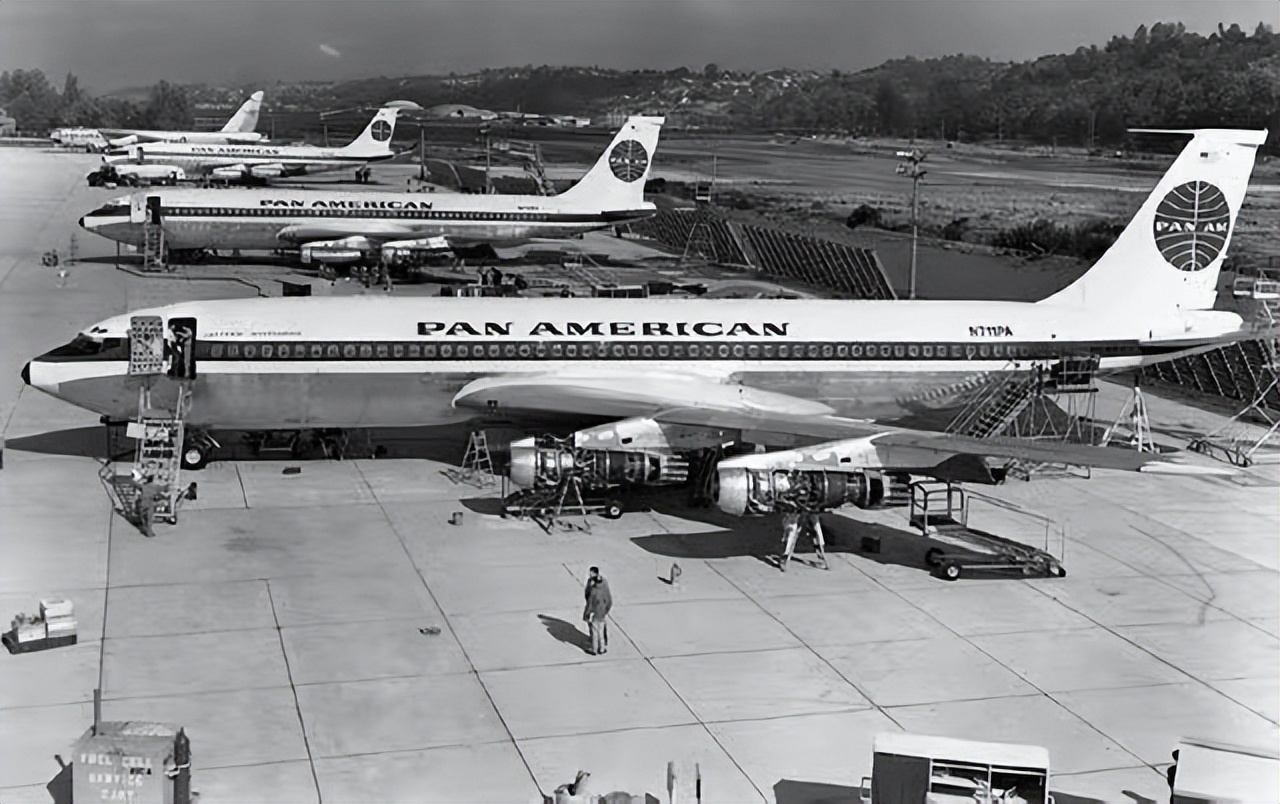 Flight 914 disappeared suddenly in 1955 and reappeared 35 years later ...