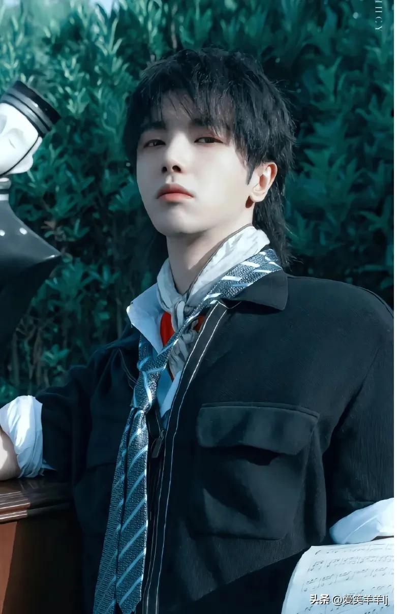 Hua Chenyu thinks he is the god of Chinese music, but he is ridiculed ...