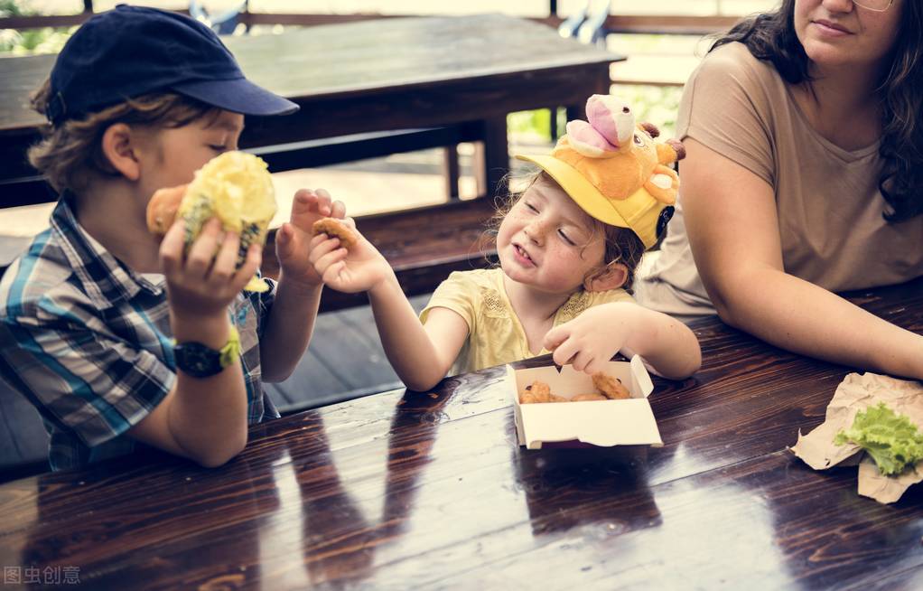 How to teach kids to share - iNEWS