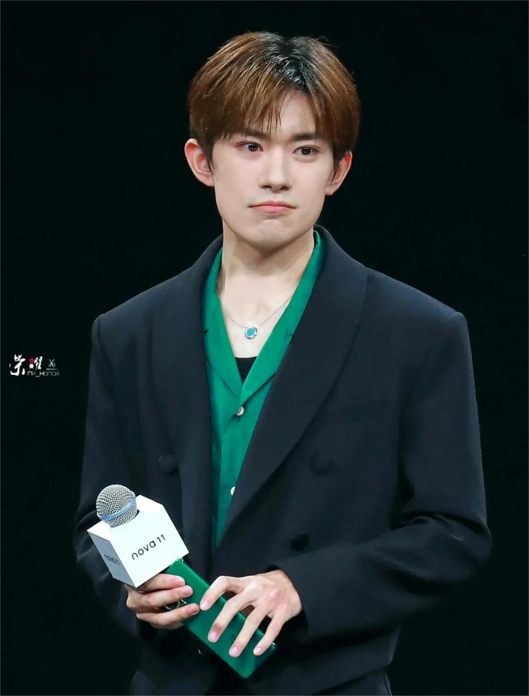 Yi Yangqianxi participated in brand activities, and her status has made ...