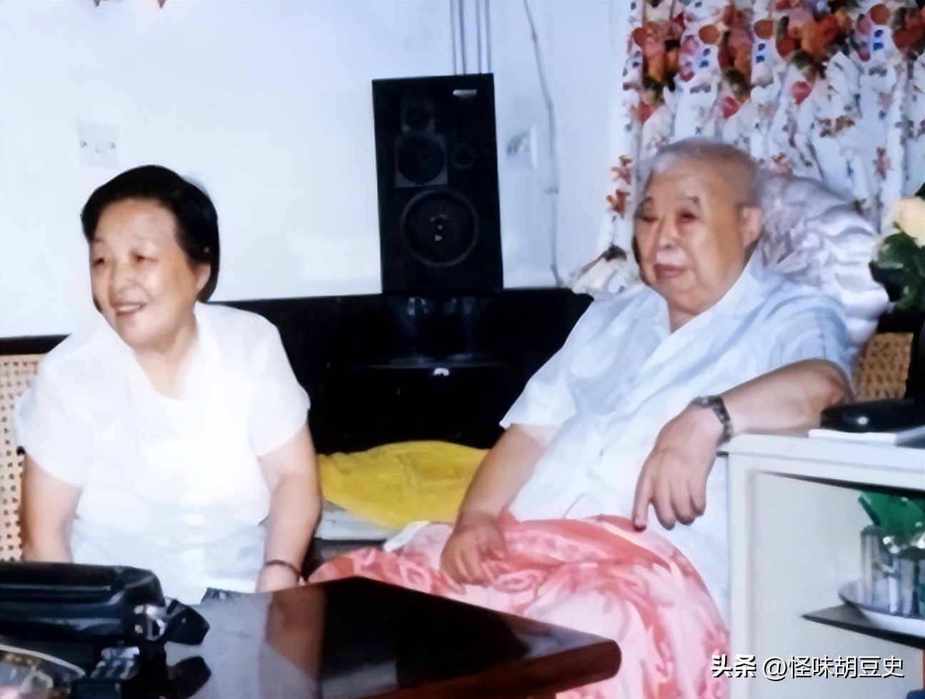After Wu Faxian was released from prison, he and his wife Chen Suiqi ...