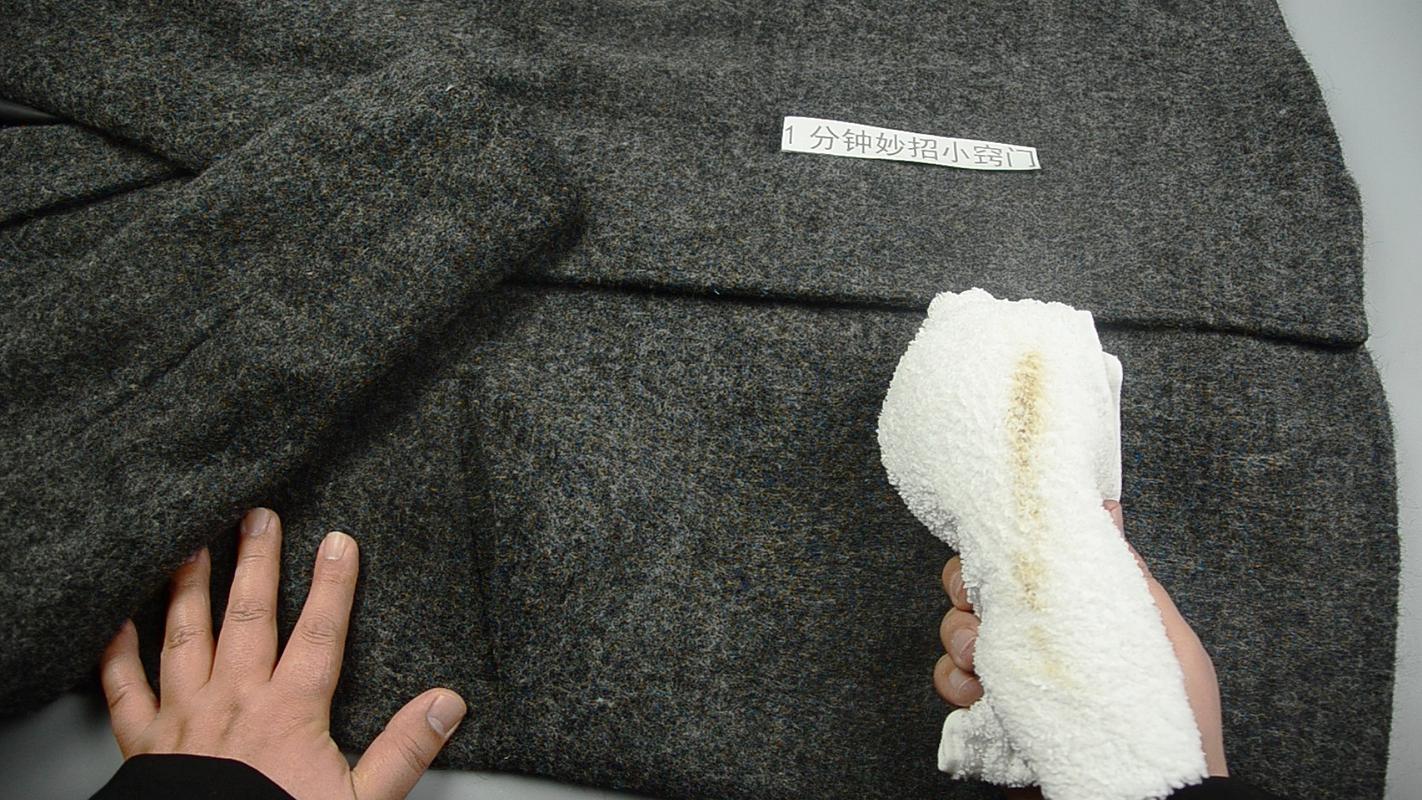 It turns out that cleaning a woolen coat is so simple, you don't need ...