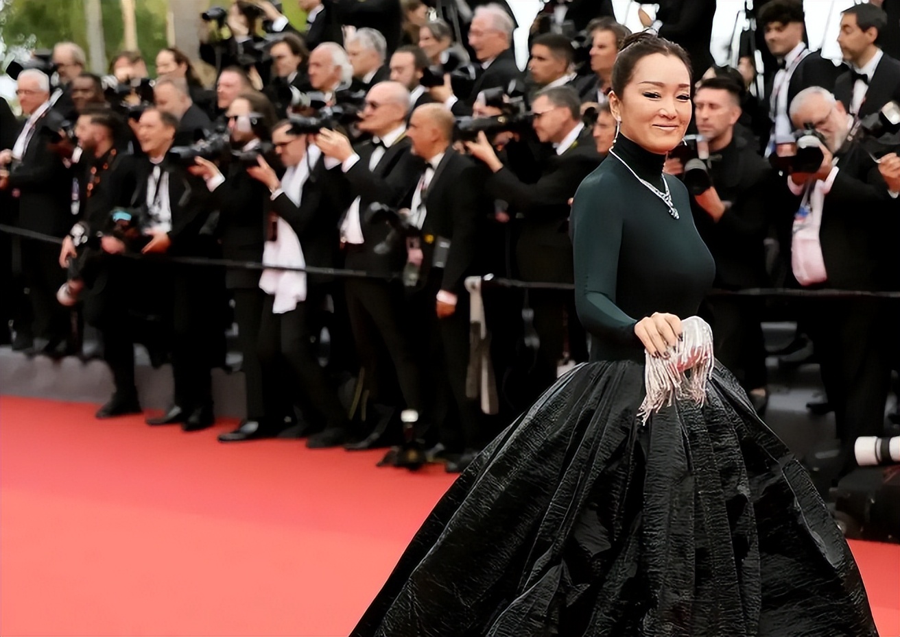 Tang Wei treated differently? Walking on the red carpet in Cannes was ...