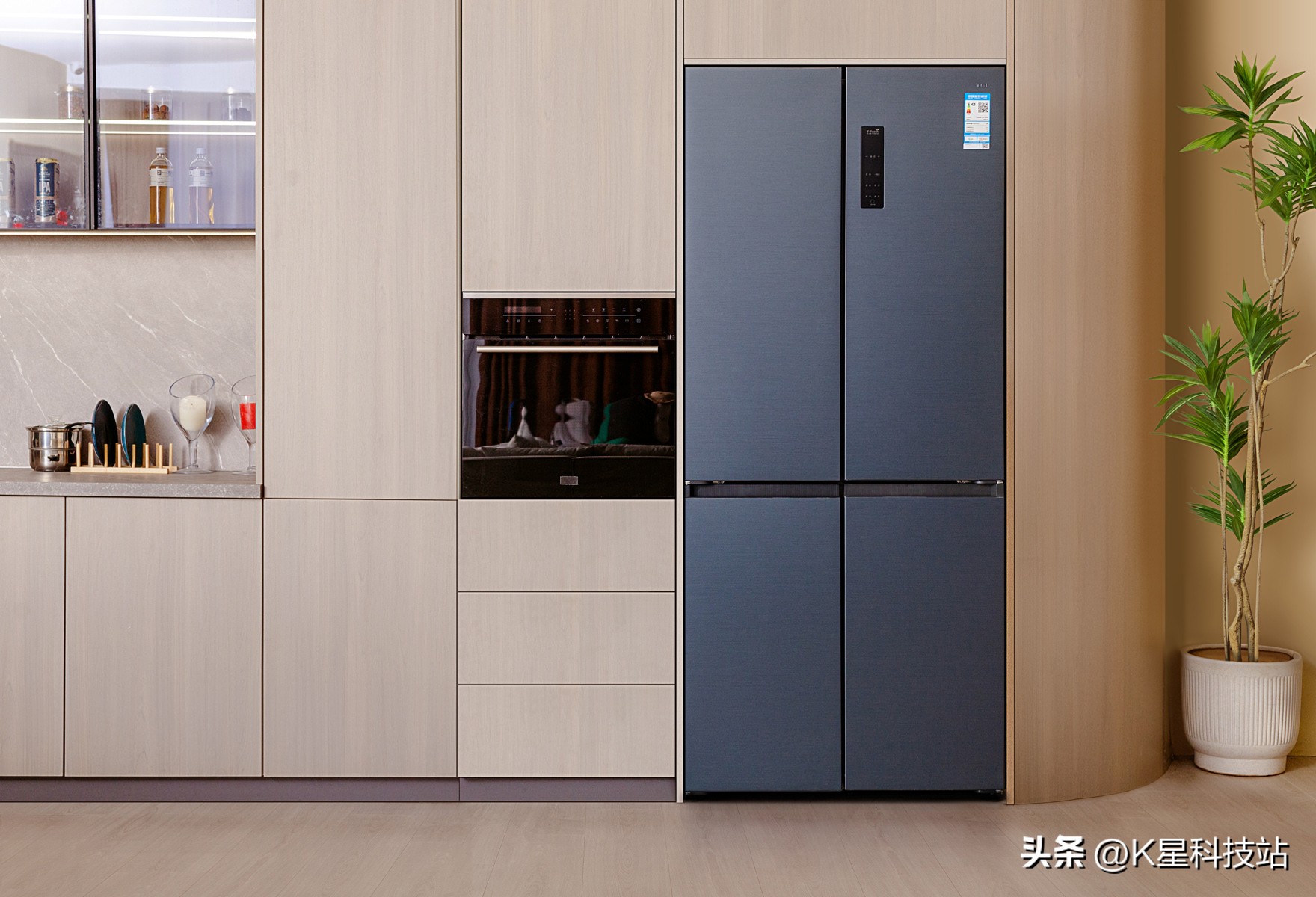Tight fit, TCL T9 built-in refrigerator does not roll over - iNEWS