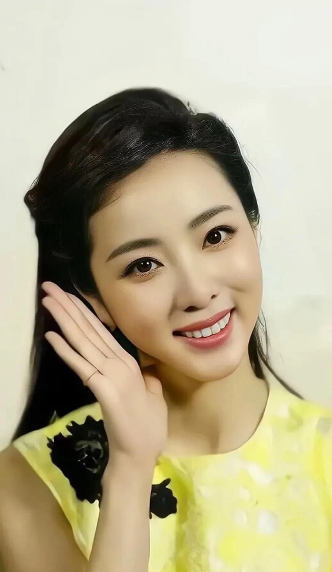 Li Sisi, Zhou Tao, Dong Qing, Li Hong, Zhu Xun, Fang Qiong, Liu Yan and other hosts, who is the ...