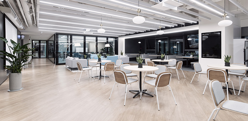 Modern and simple Nanjing BMW & ArcherMind BA TechWorks office design ...