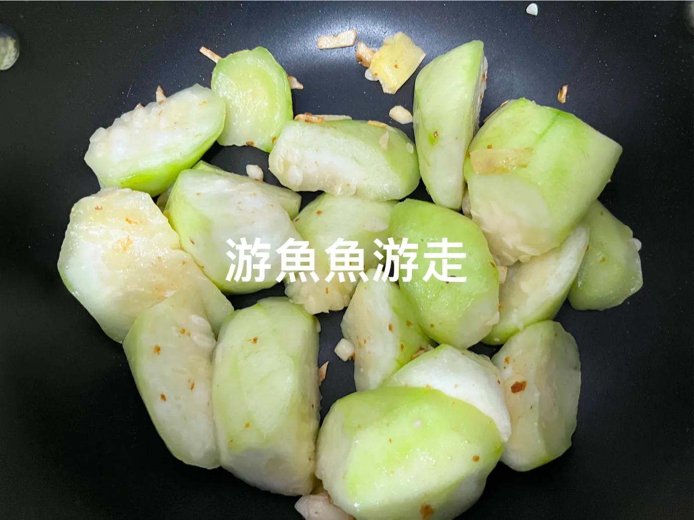 Stir-fried Shrimp with Loofah: Fresh, Sweet and Refreshing - iNEWS