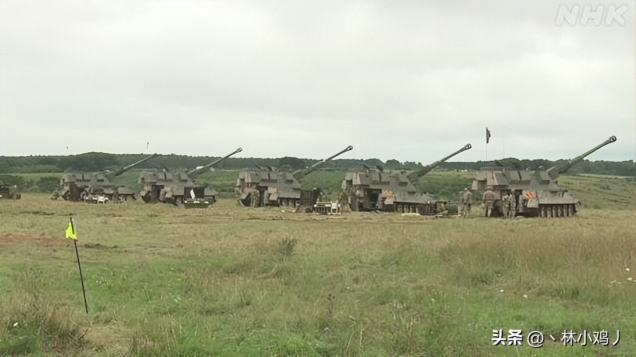 British army releases training self-propelled artillery for Ukrainian ...