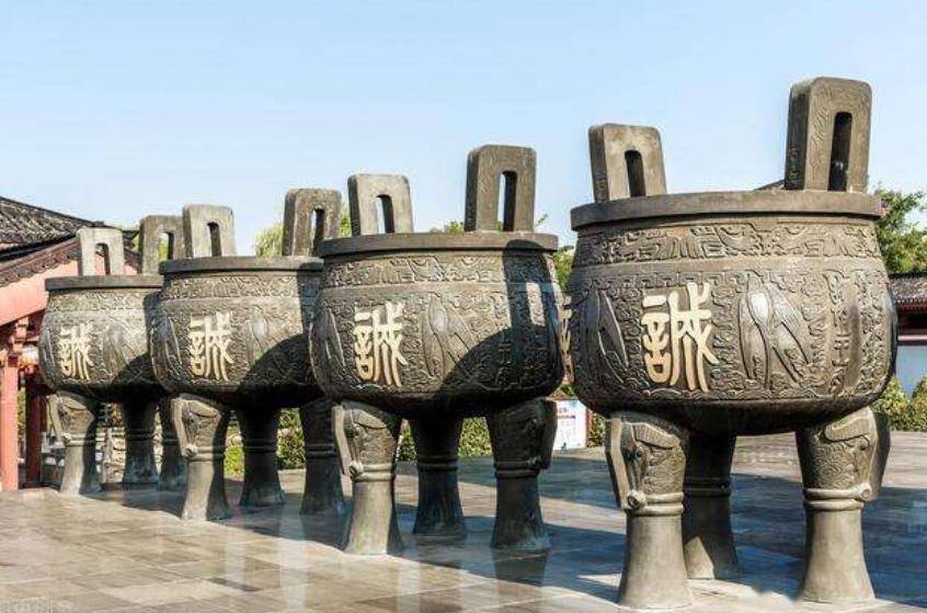 From the precarious life of "Nine Tripods", from another perspective ...