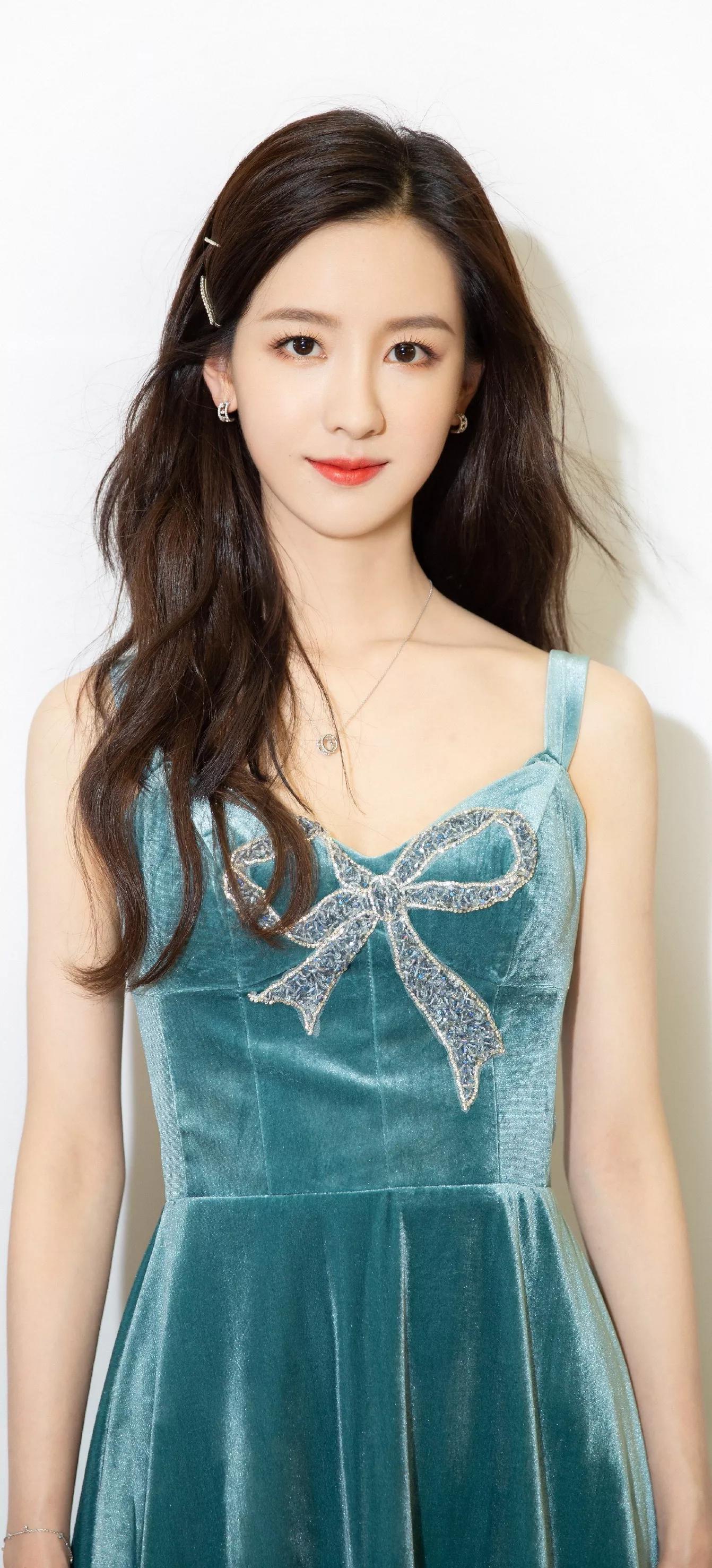 As beautiful as a fairy——Chen Duling - iNEWS