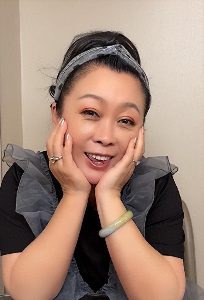 Actor Zhang Haiyan was revealed to be keeping a 20-year-old male model ...