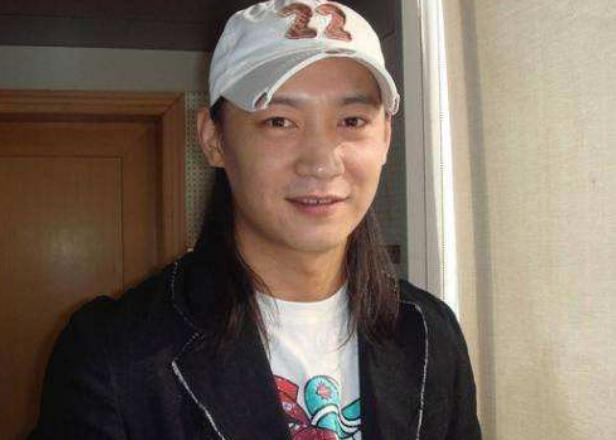 "Zhou Yi Man God" Yang Junyi: I once pursued Chen Farong, who is 8 years older, but why did she ...