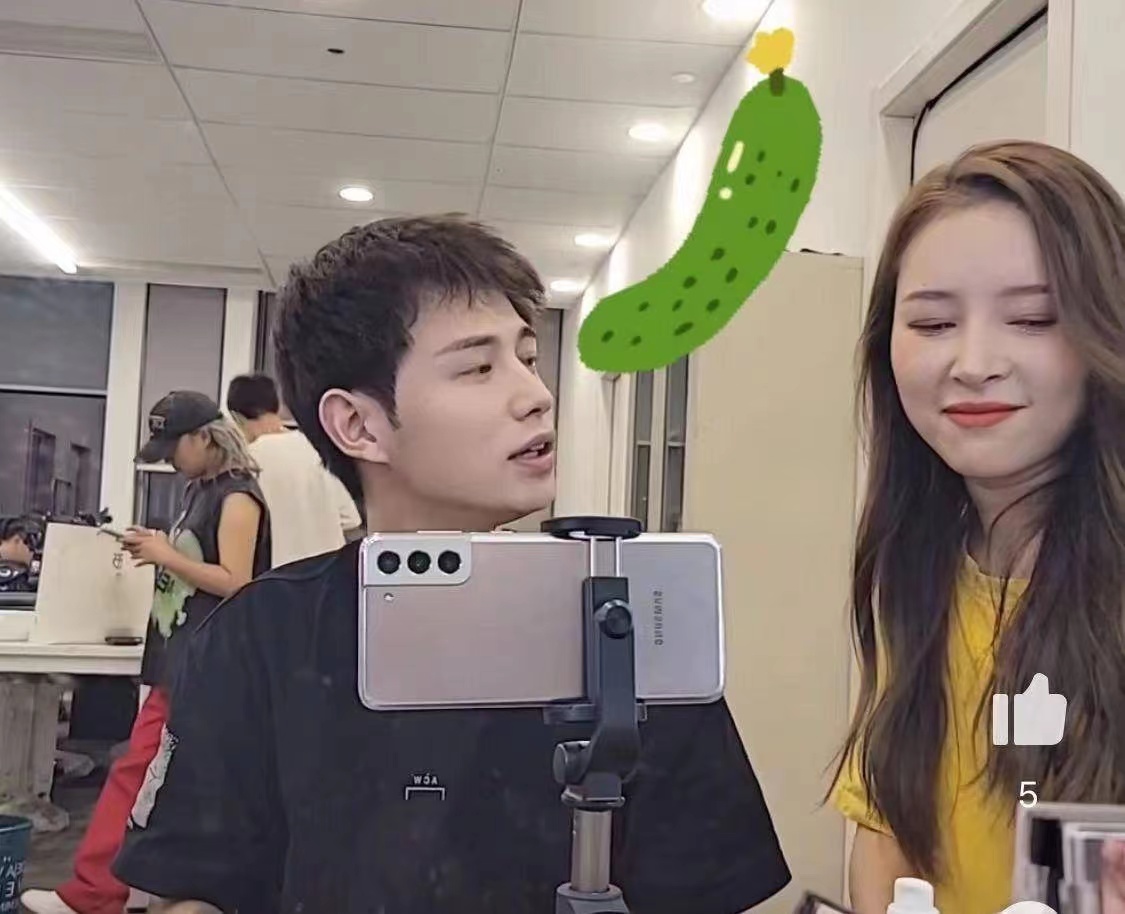 Tong Jincheng invited a makeup artist to stage a love book, made a ...