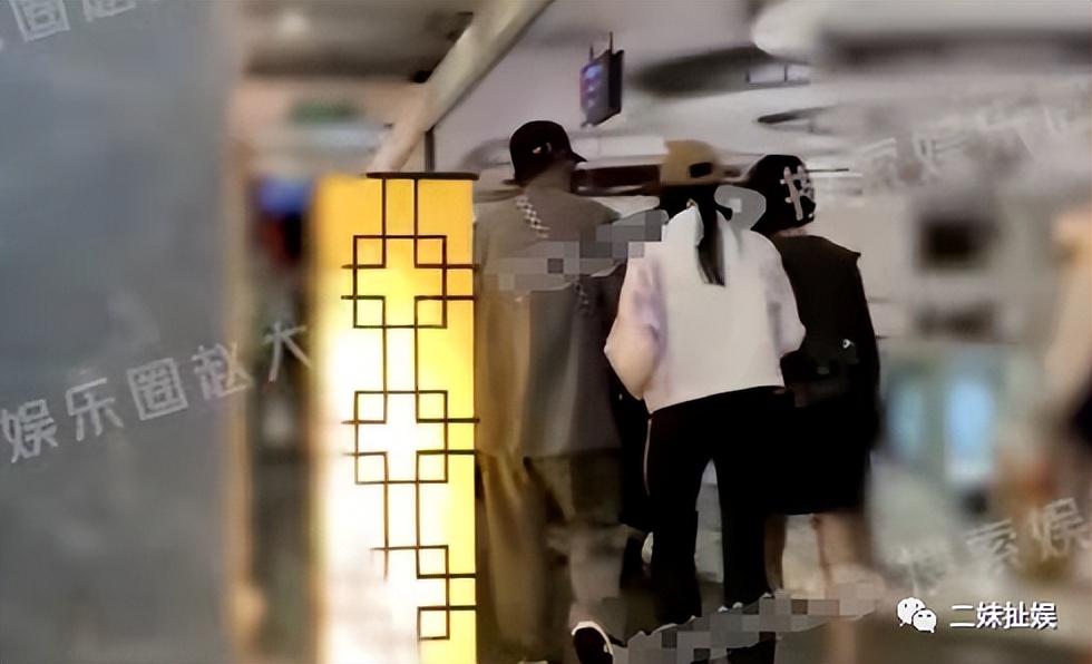 Ma Yili and Zhang Wenwen take their daughter to the movies, will they ...