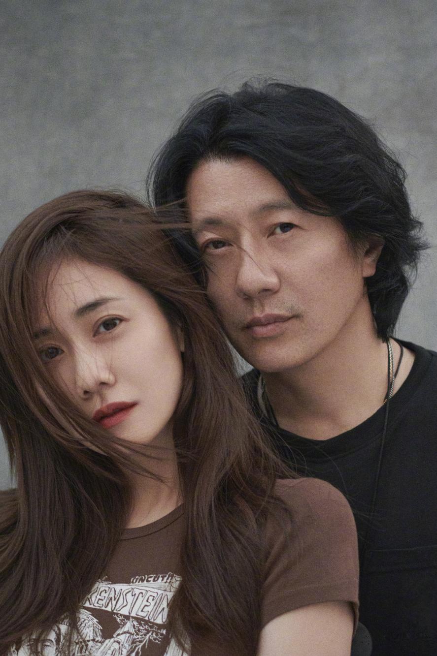 Show affection!Liu Yun posted a high-profile photo in the same frame as ...